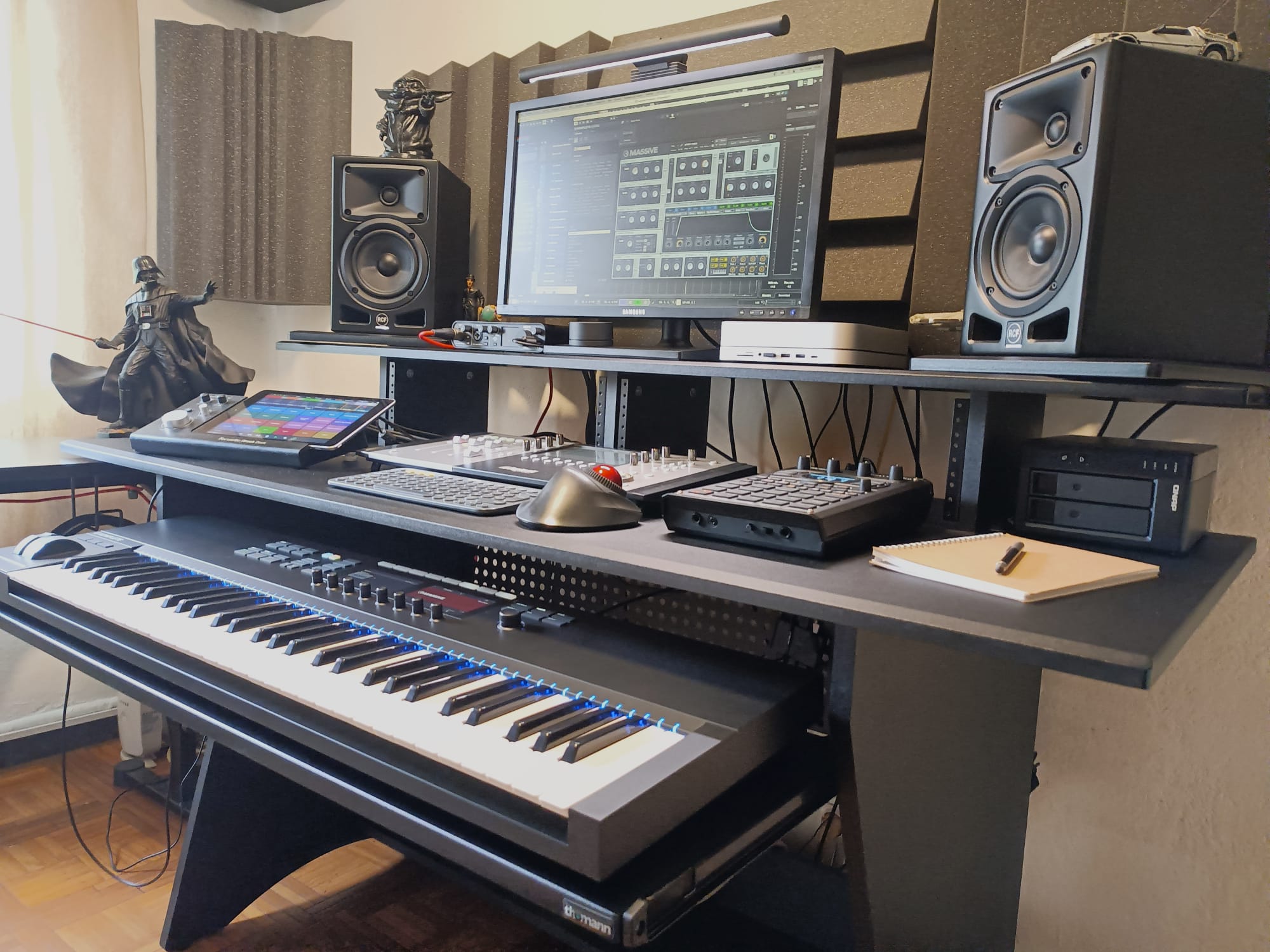 Review del Thomann Studio Table L: un escritorio para home studio económico casi perfecto ...